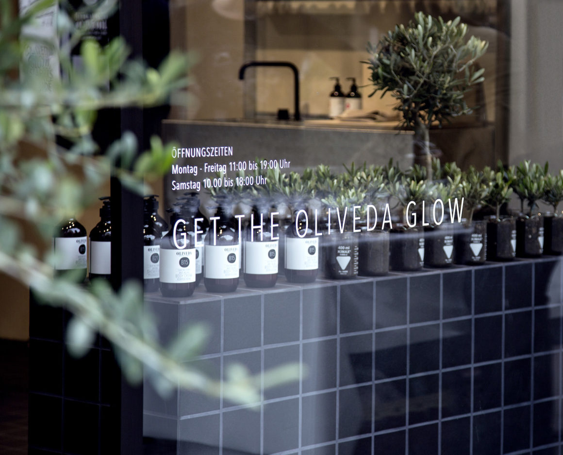 ALL EYES ON: OLIVE TREE PHARMACY VON OLIVEDA IN DÜSSELDORF - BARE MINDS