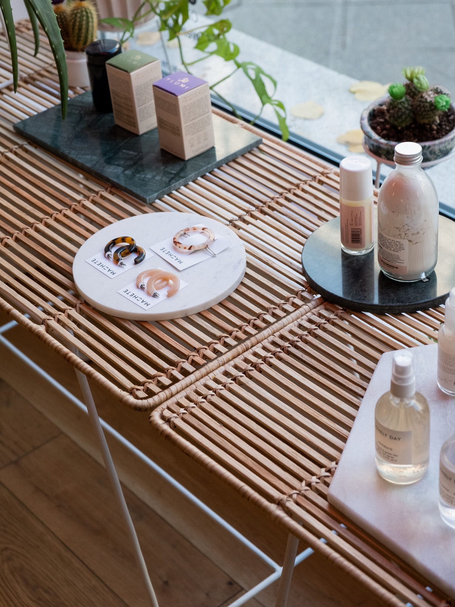 Berlin Beauty Places: Lovely Day clean Beauty Store - BARE MINDS